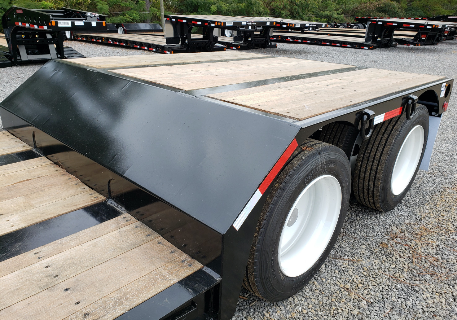 Renegade lowbed trailers for commercial application; Fontane heavy-haul ...